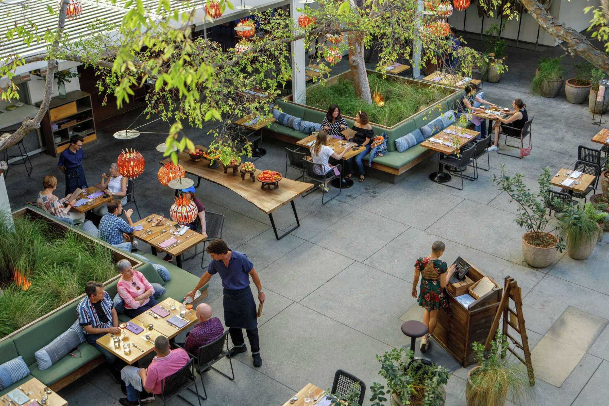 Lulu, Alice Water's Los Angeles restaurant, charms amid faults