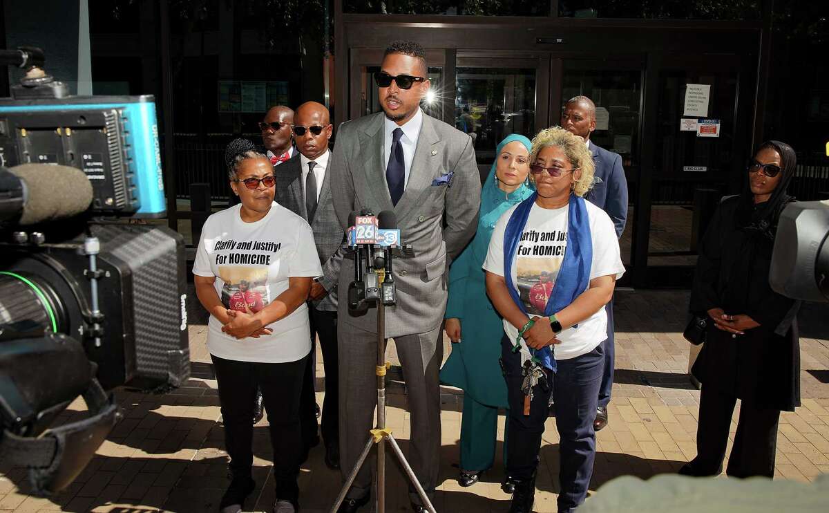 Roderick Brooks' family sues Harris County sheriff's office