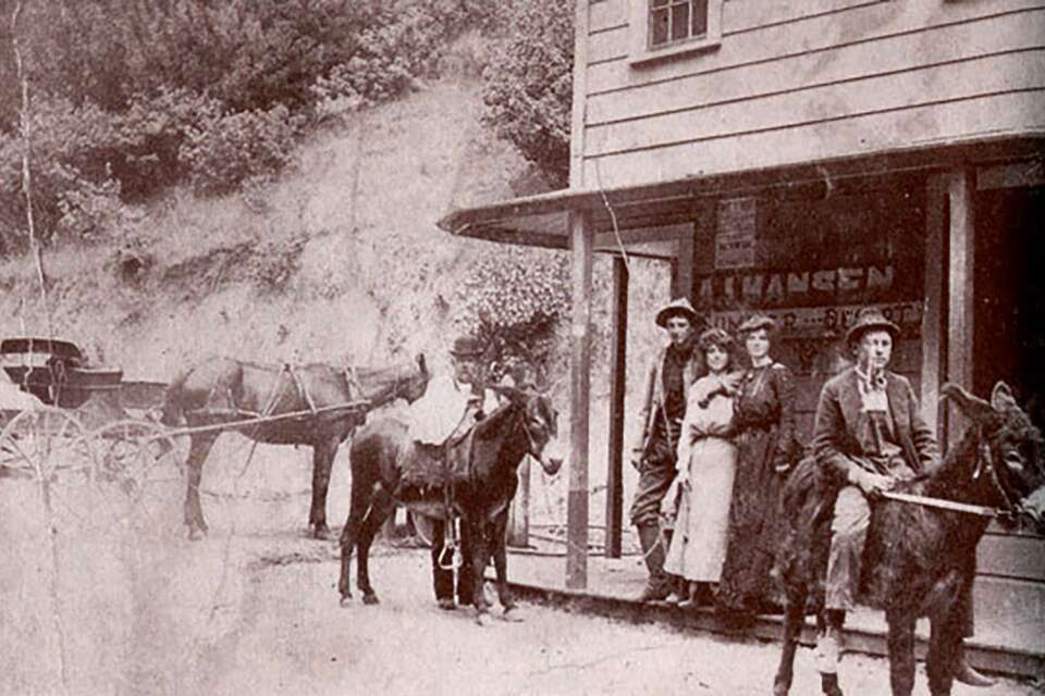 The tiny Bay Area town modern life forgot: Canyon, Calif.