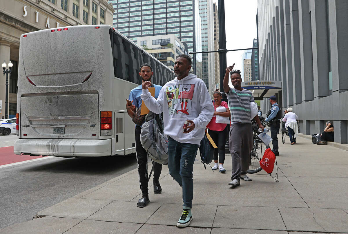 Following Gov. Abbott’s migrant bus from Texas to Chicago