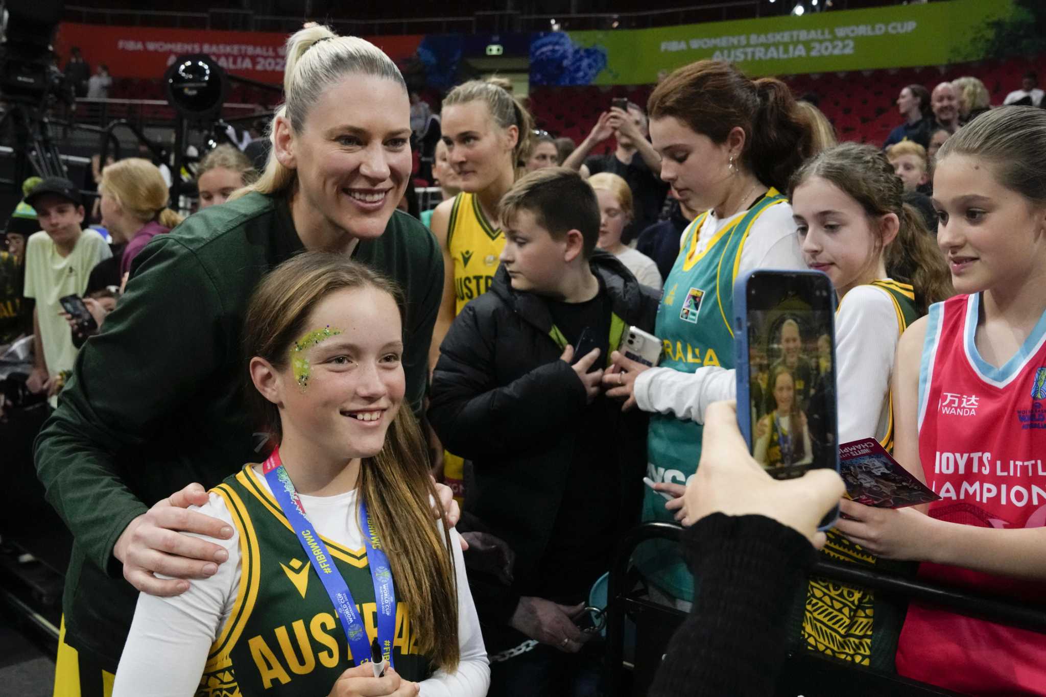 Lauren Jackson, Aussie fans enjoying her World Cup finale