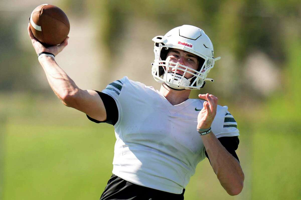 High school football: Kingwood Park, La Porte to face off