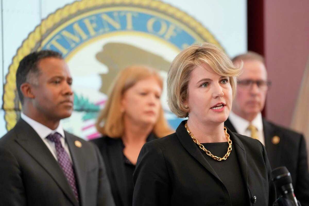 Department of Justice to target 'worst' gangs, Houston crime