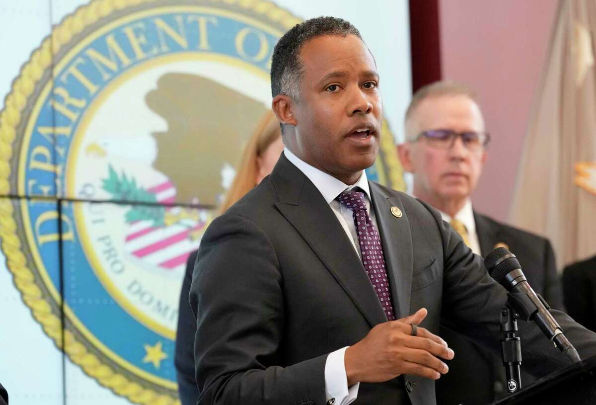 Department of Justice to target 'worst' gangs, Houston crime