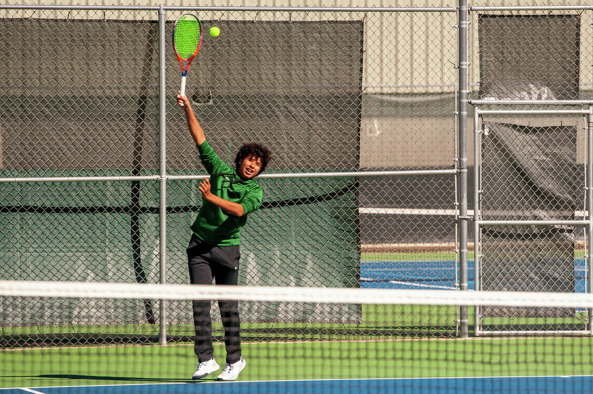 PHOTOS: Dow and Midland high tennis teams compete in Saginaw Valley ...
