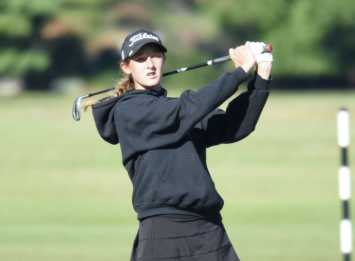 Tigers shoot second-lowest score in program history, win regional