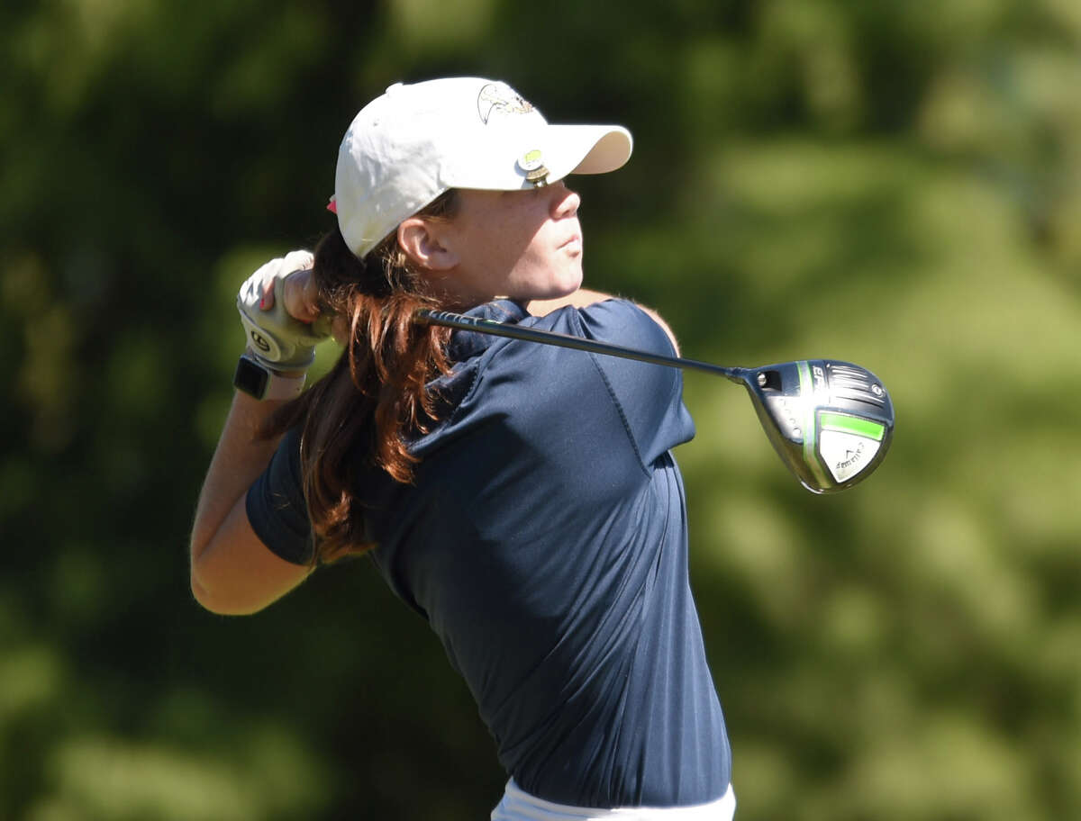 Sarah Hyten sees red, becomes first FMCHS golfer to win regional title