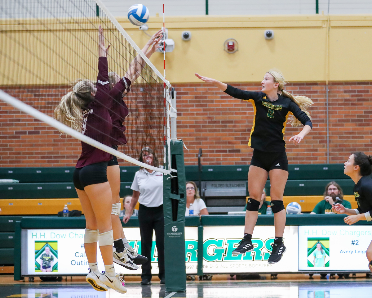 Hot streak: Dow sweeps Lapeer for 6th straight win