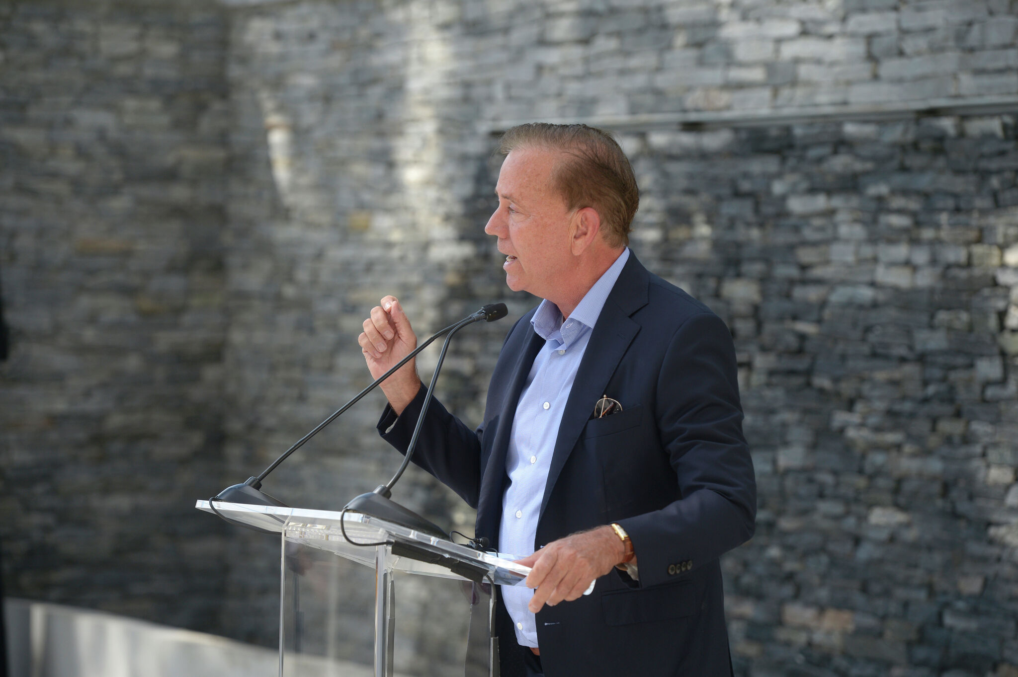 Connecticut's economy contracted in the last quarter of 2022