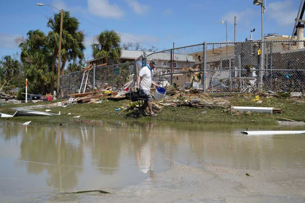 Hurricane Ian makes way toward Georgia, Carolinas after devastating Florida