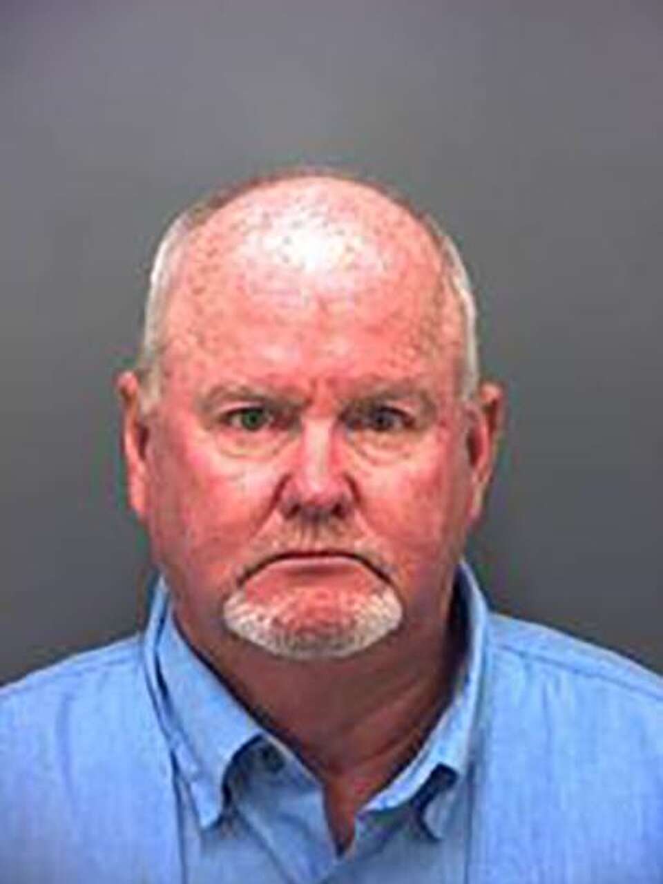 Ex-warden allegedly went to water board meeting after shooting migrant