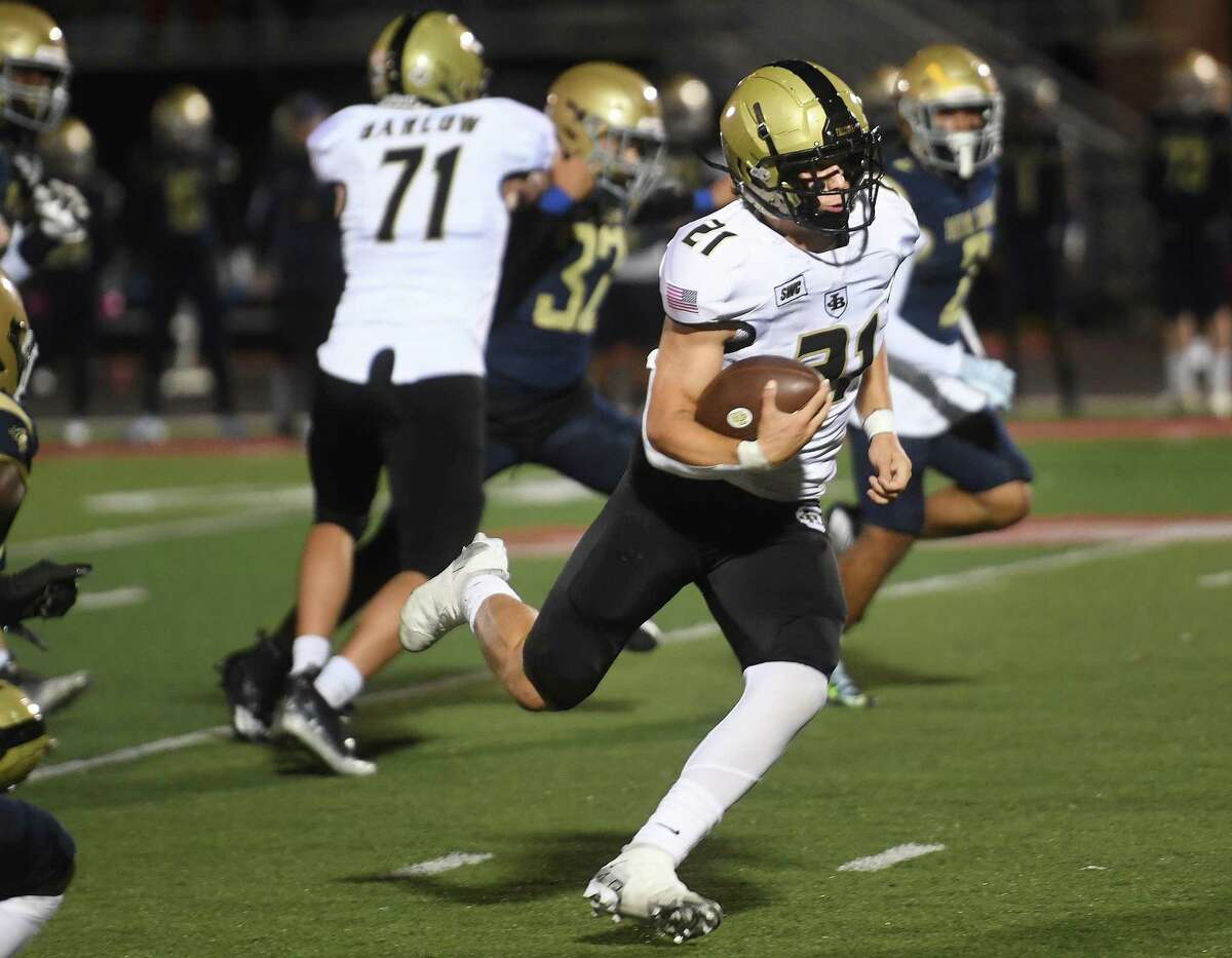 Barlow defeats Notre Dame-Fairfield in SWC, CIAC football