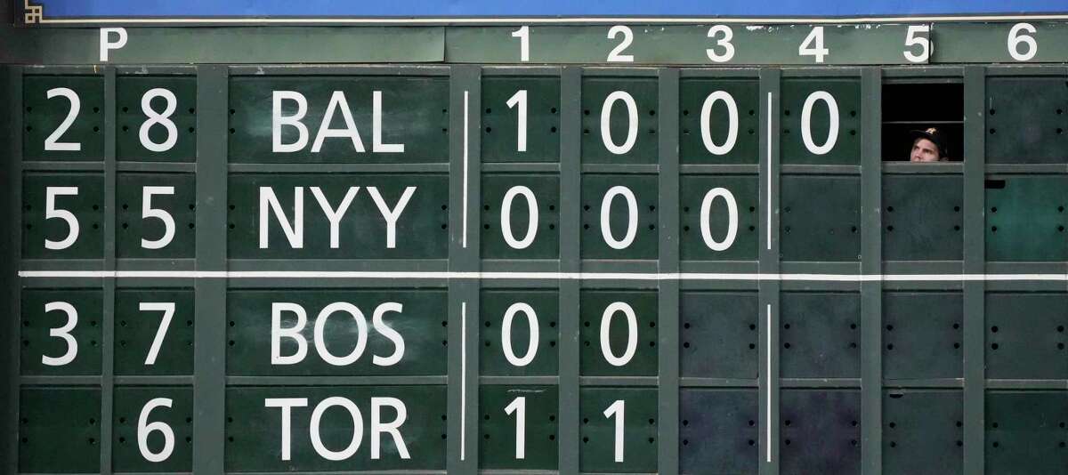 Astros claim home-field advantage in ALCS