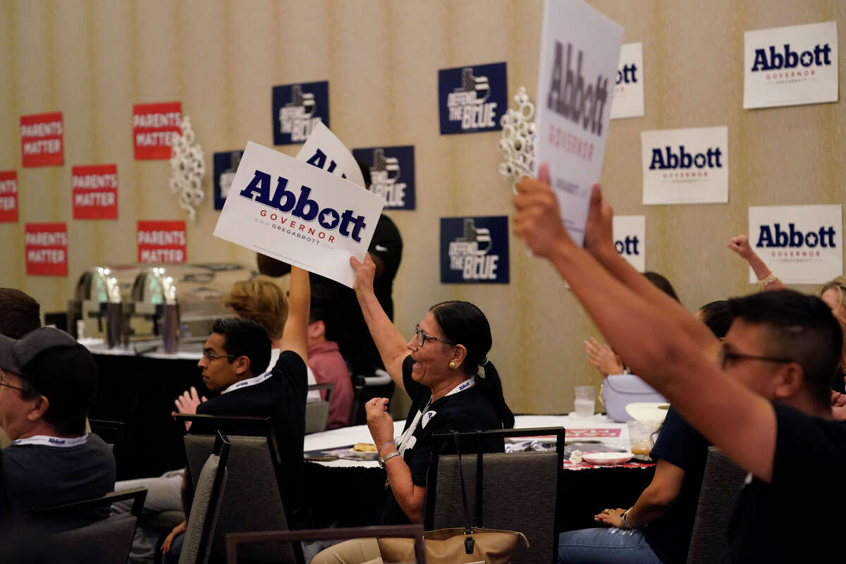 Texas governor debate live updates: Beto, Abbott face off