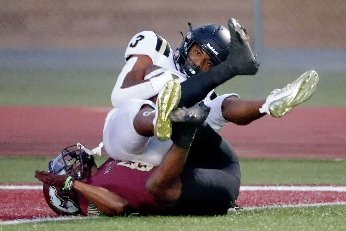 Magnolia West Mustangs upset No. 1 Richmond Foster Falcons