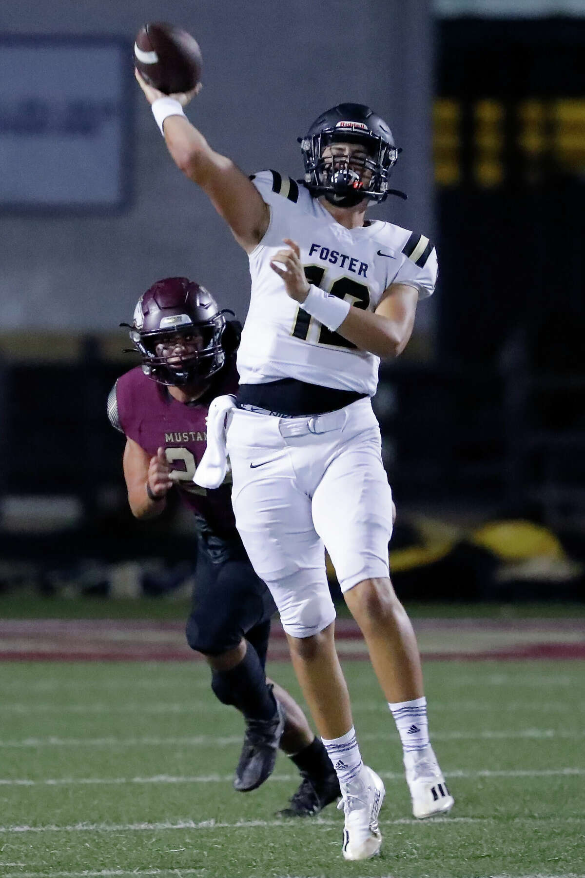 Magnolia West Mustangs upset No. 1 Richmond Foster Falcons