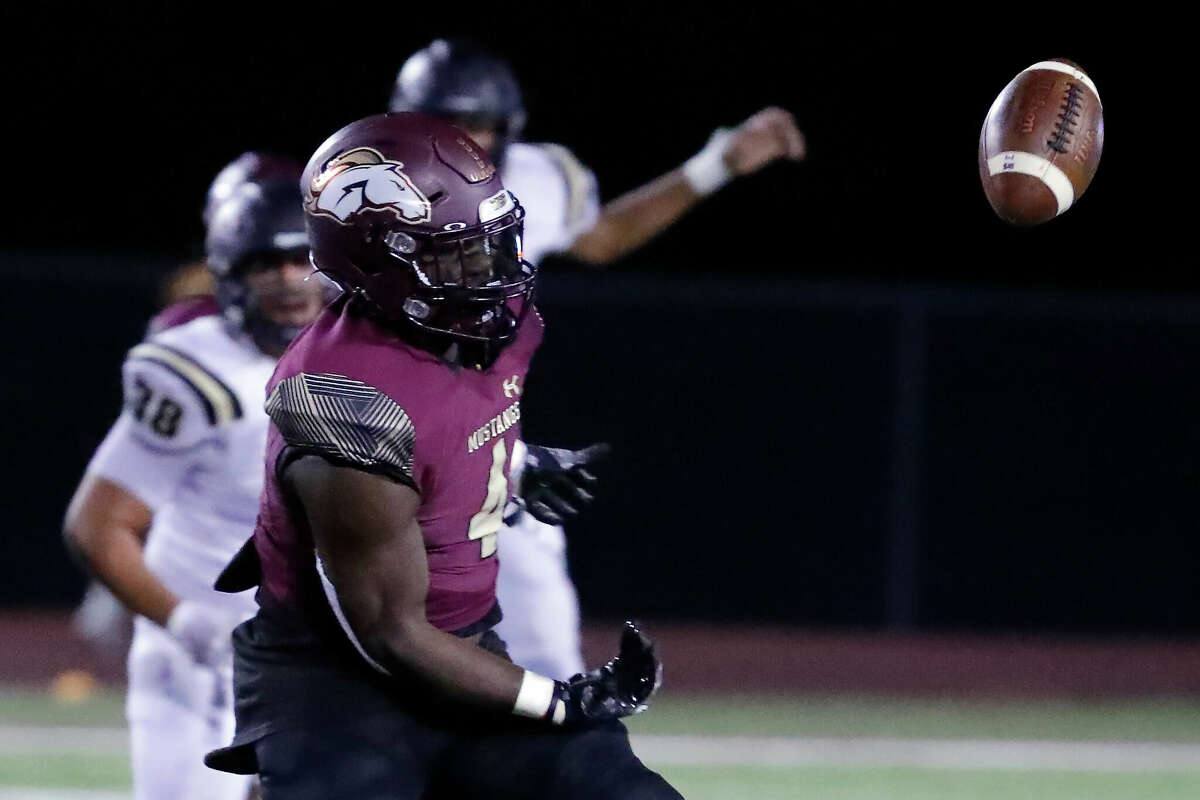 Magnolia West Mustangs upset No. 1 Richmond Foster Falcons