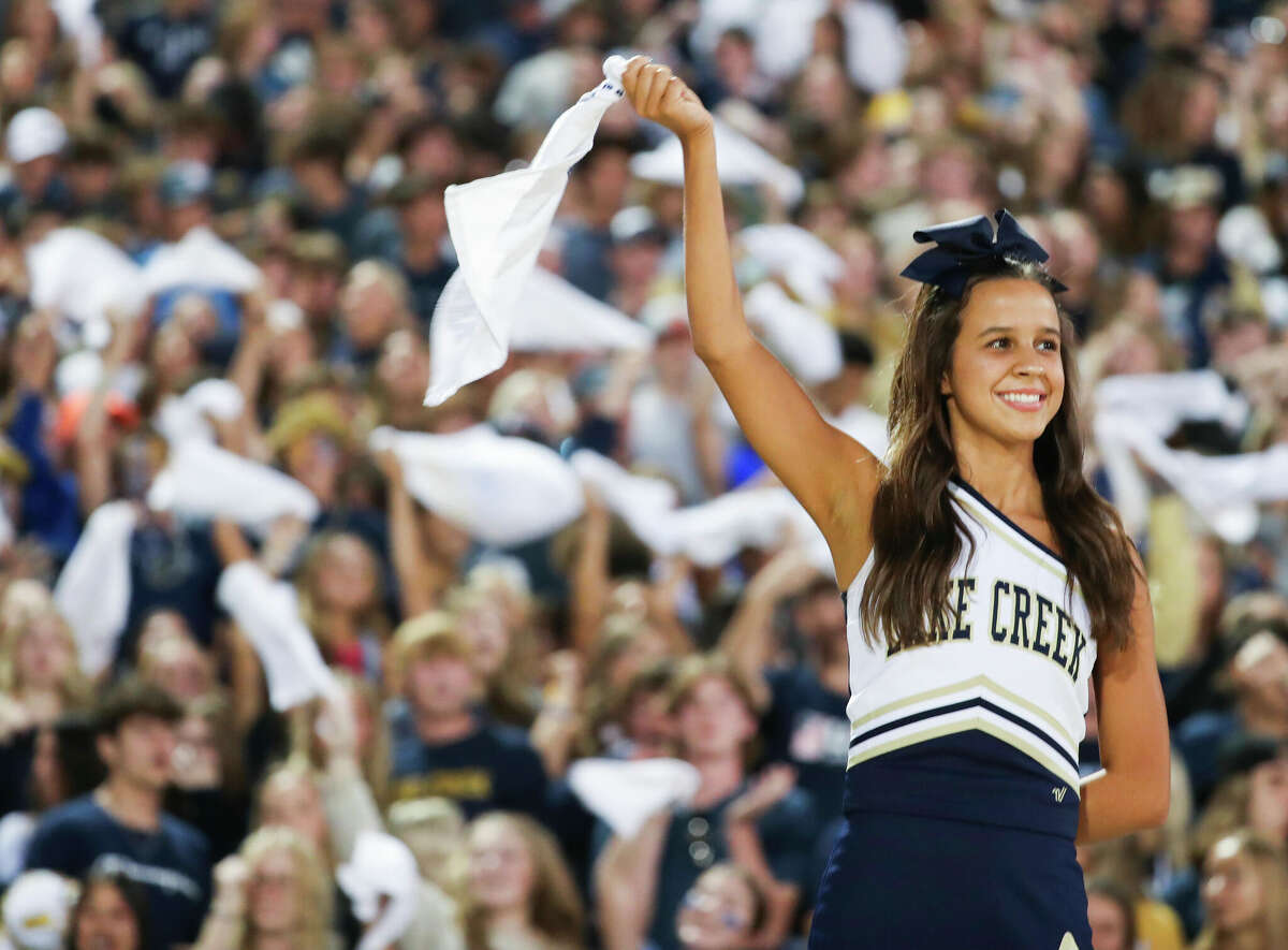 Lake Creek Lions beat Montgomery Bears in MoTown Showdown