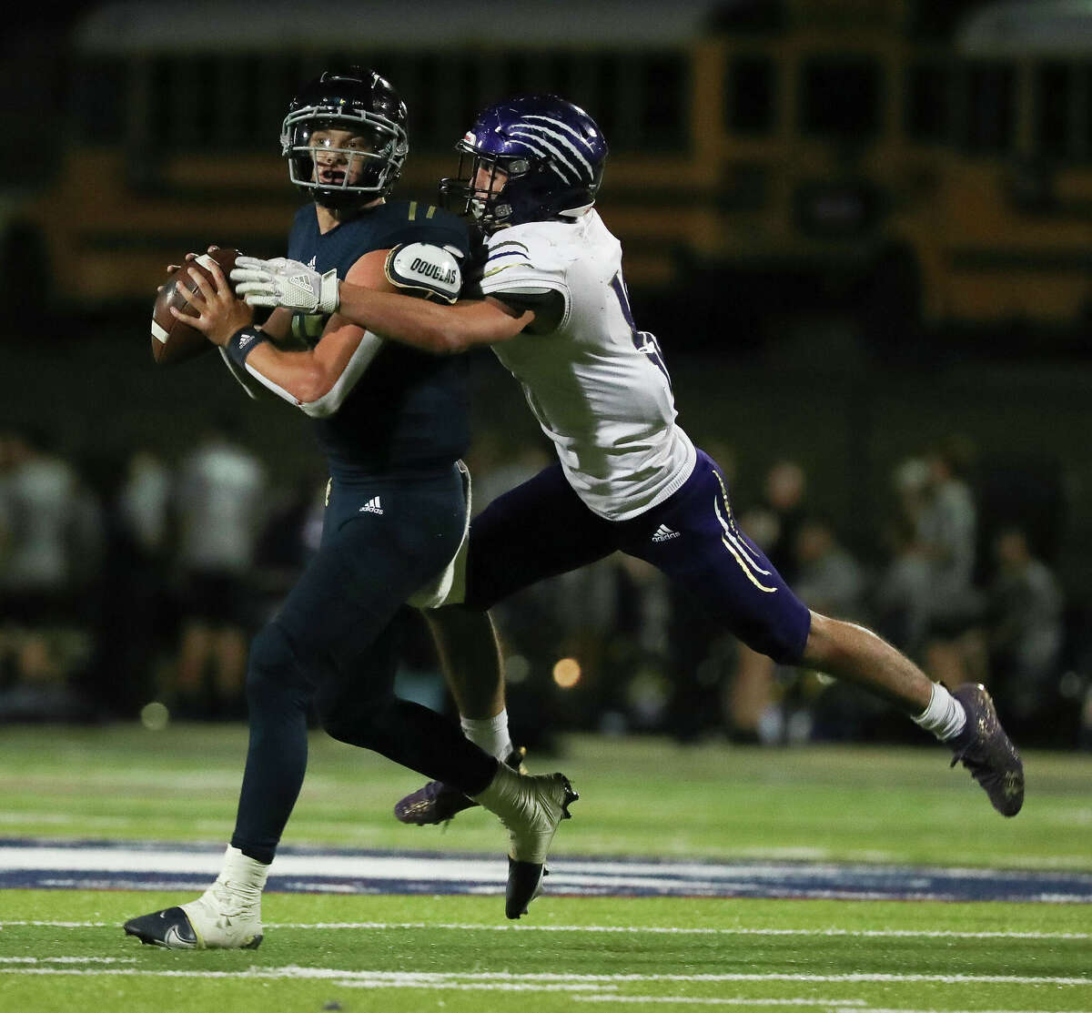 Lake Creek Lions beat Montgomery Bears in MoTown Showdown