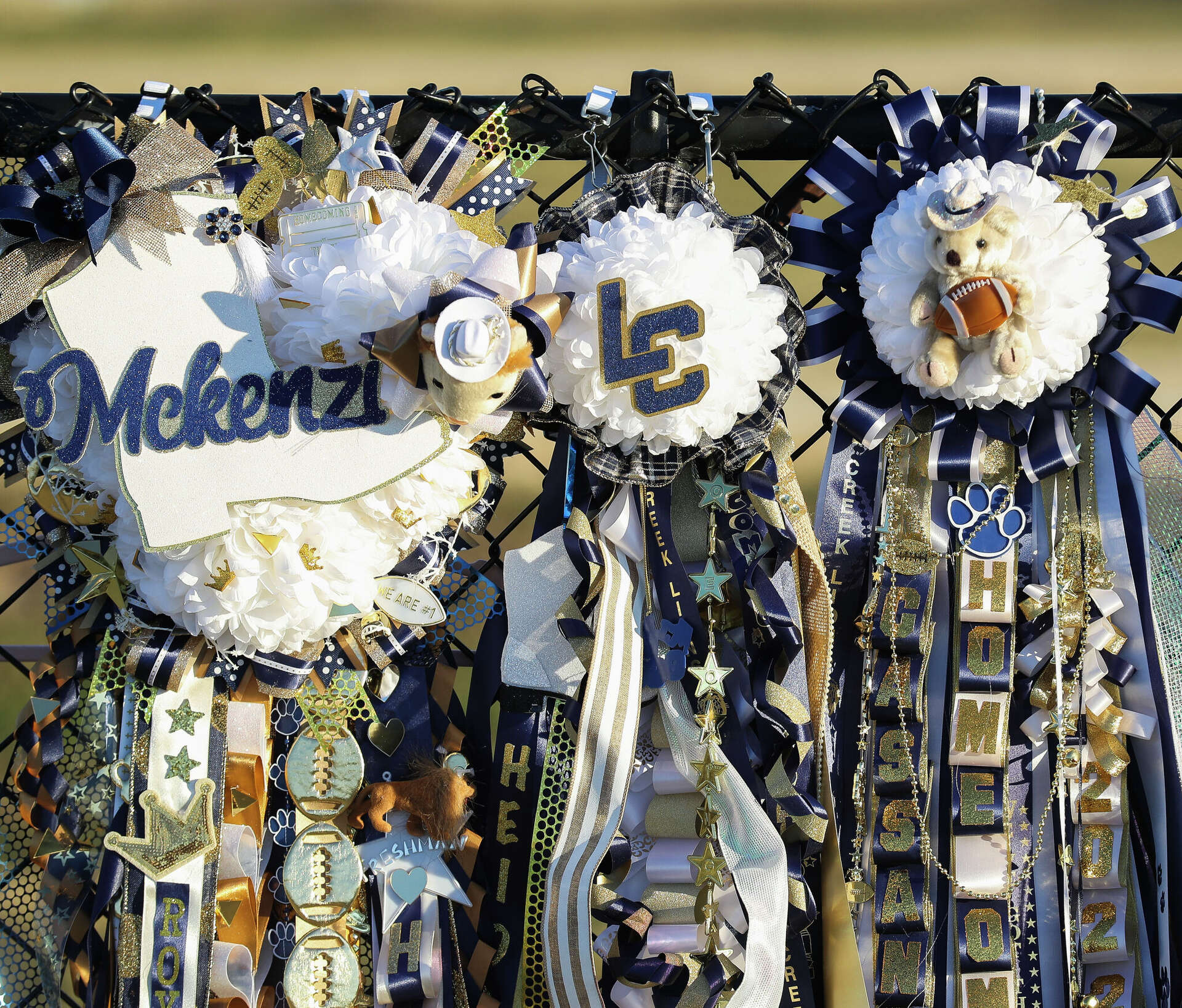 How did mums become a Texas homecoming tradition?