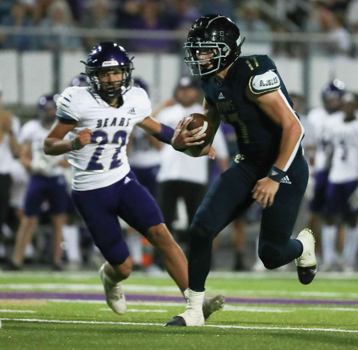 Lake Creek Lions beat Montgomery Bears in MoTown Showdown