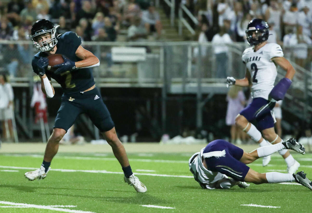 Lake Creek Lions beat Montgomery Bears in MoTown Showdown