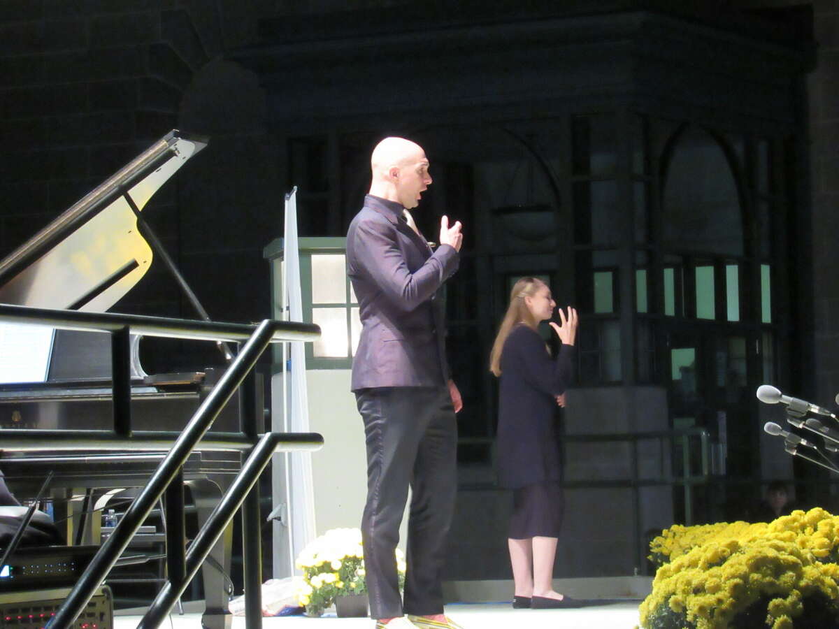 Edwardsville Opera held free concert Friday night