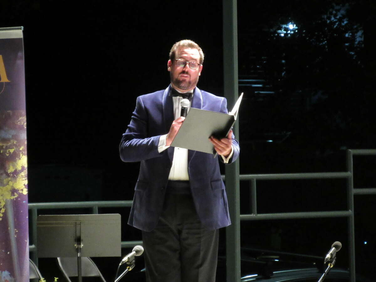 Edwardsville Opera held free concert Friday night