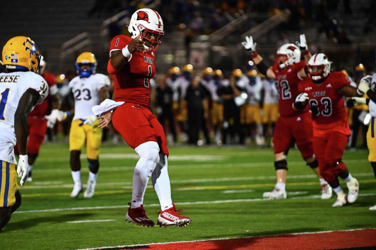 Scott leads UIW to bounce-back win over McNeese
