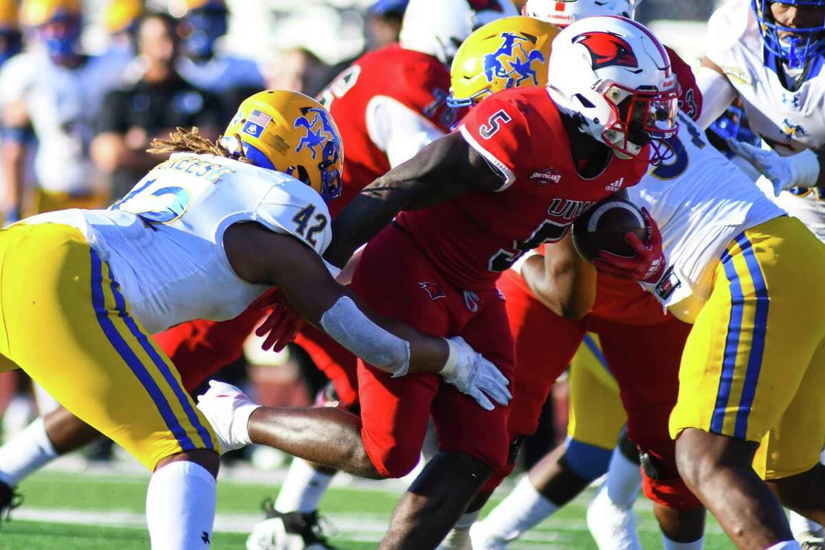 Scott leads UIW to bounce-back win over McNeese