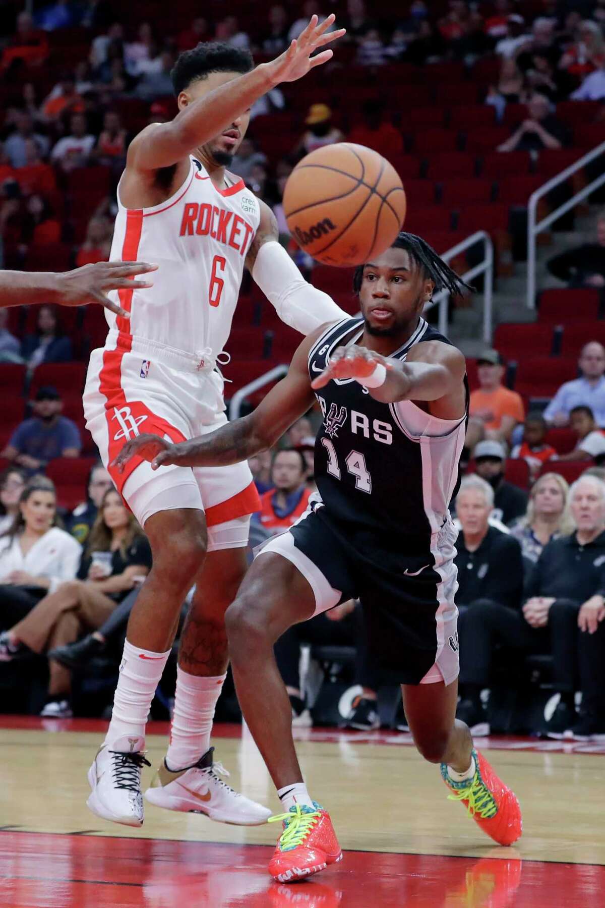 Houston Rockets defeat San Antonio Spurs to open preseason