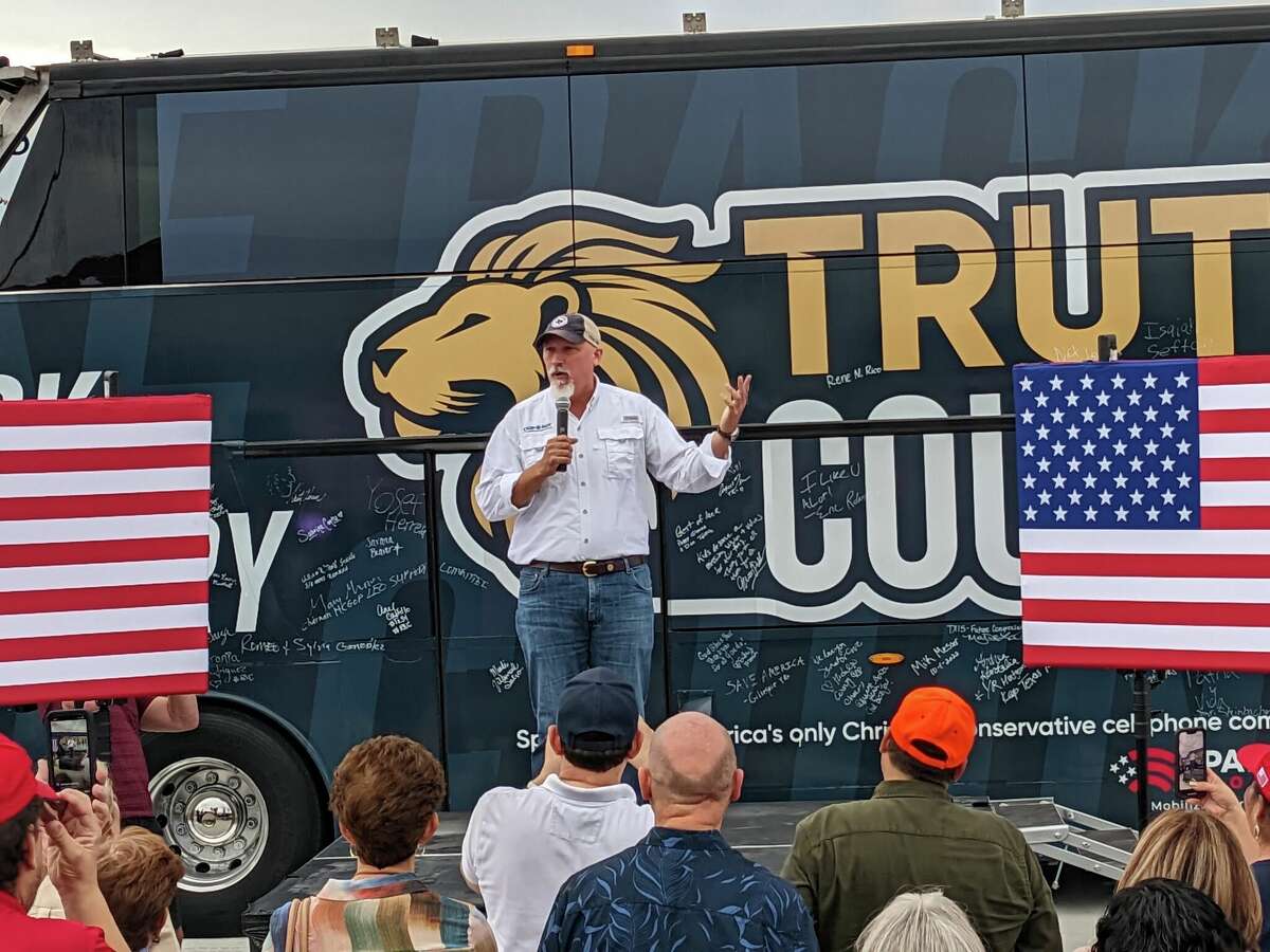 Texas Sen. Ted Cruz campaigns for Cassy Garcia in Laredo