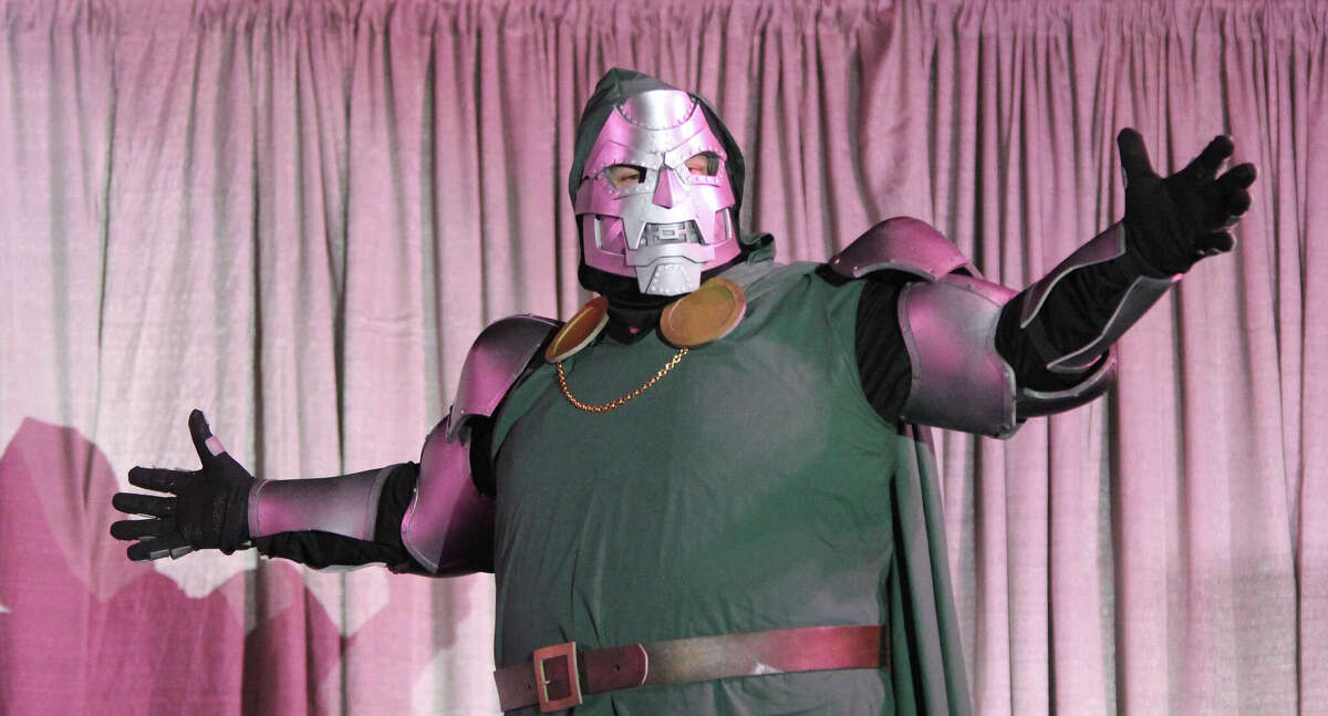Costumes abound as sci-fi/fantasy convention returns to Collinsville