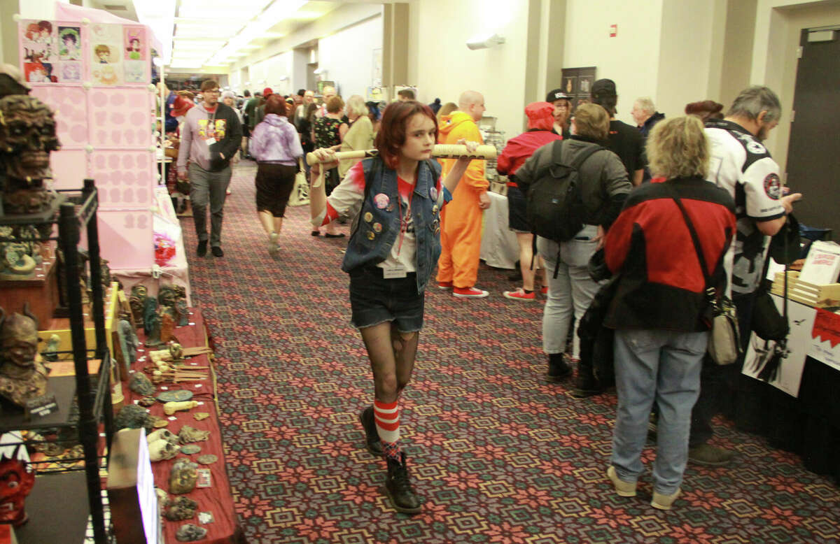 Costumes abound as sci-fi/fantasy convention returns to Collinsville