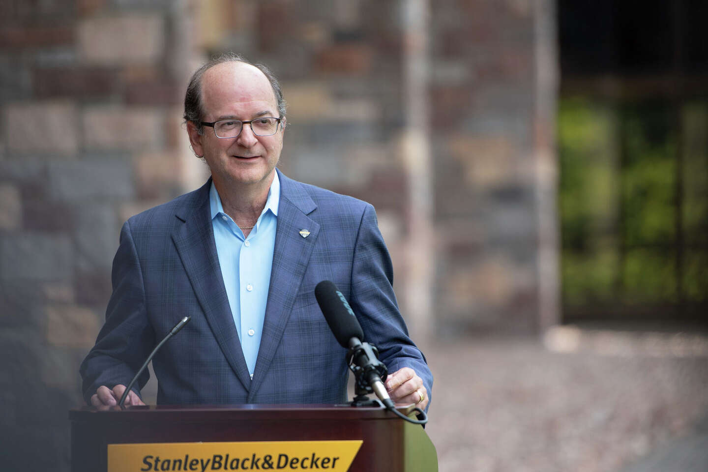 CT-based toolmaker Stanley's CEO set to receive millions as chairman