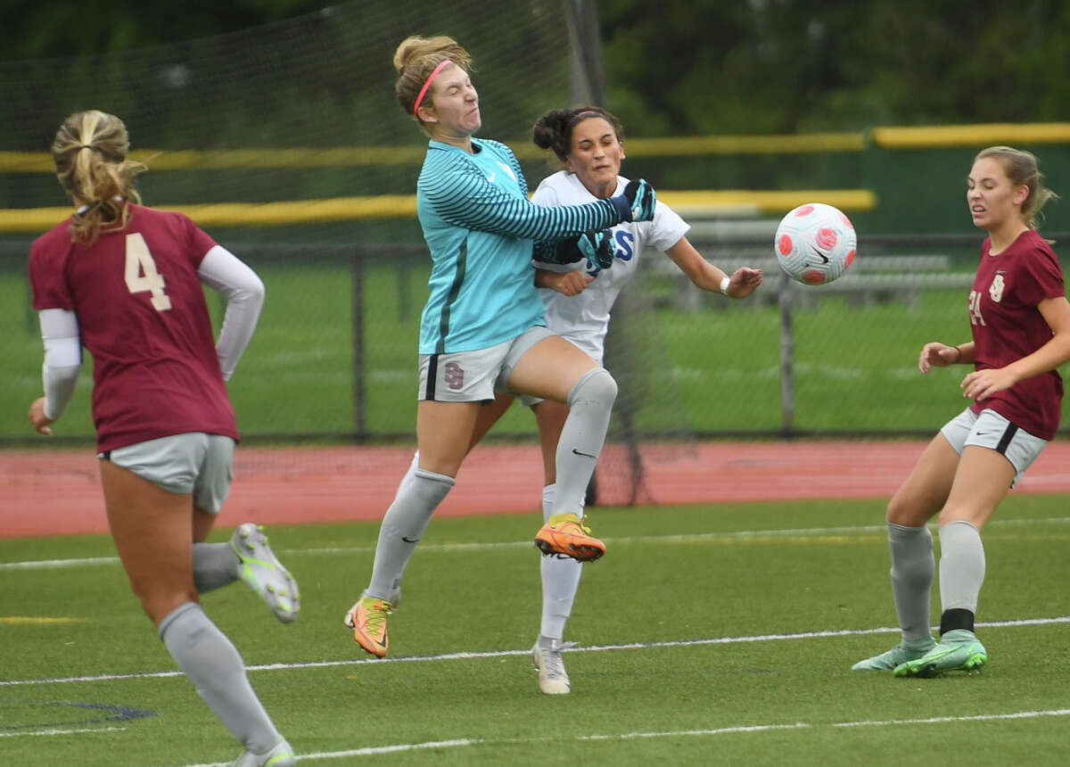 St. Joseph tops Glastonbury in CCC/FCIAC girls soccer showcase
