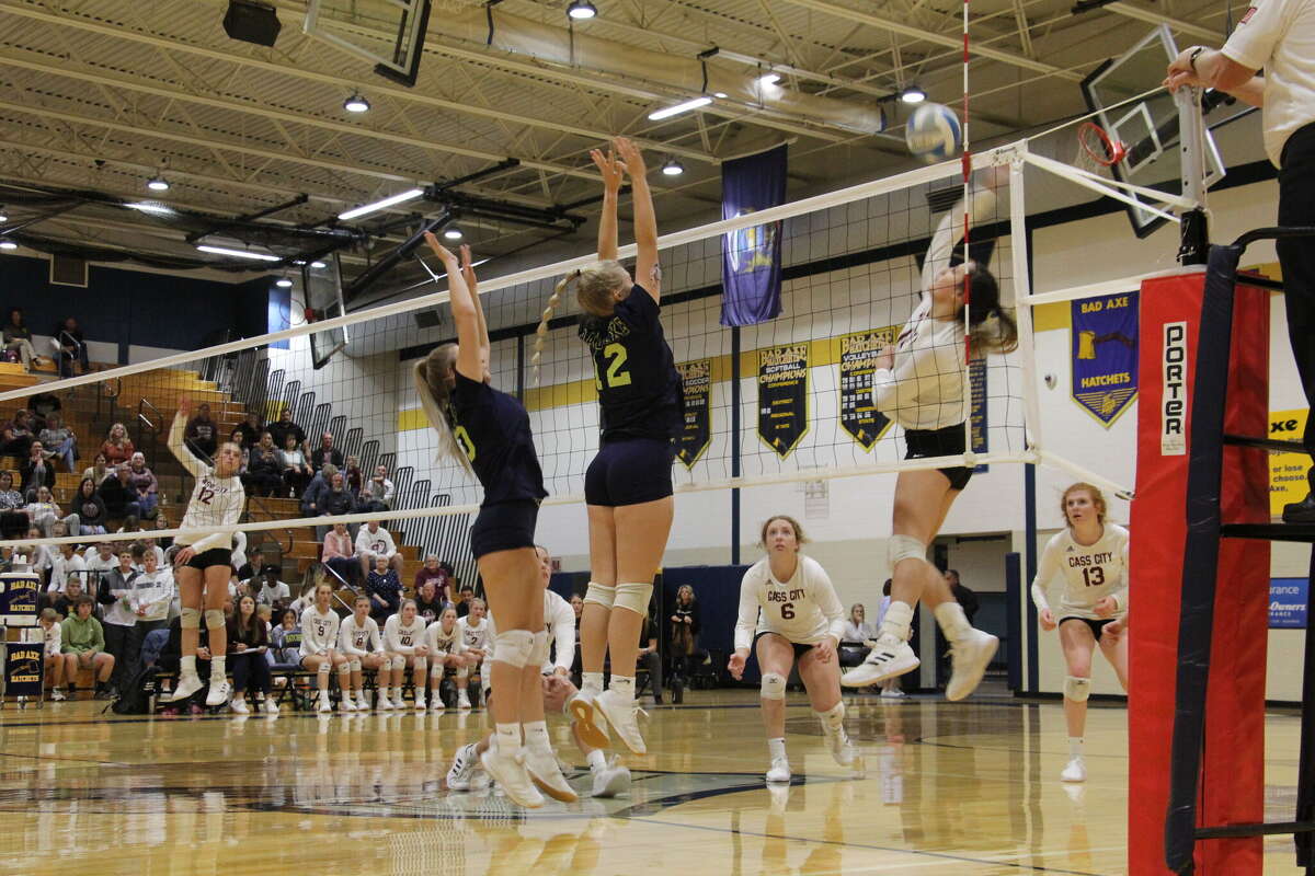 The Lady Red Hawks defeated Bad Axe in volleyball Tuesday