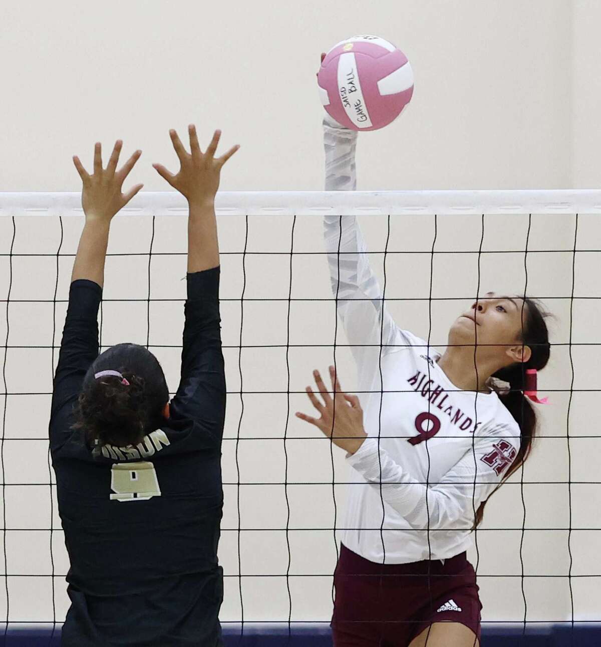 Highlands volleyball maintains playoff positioning
