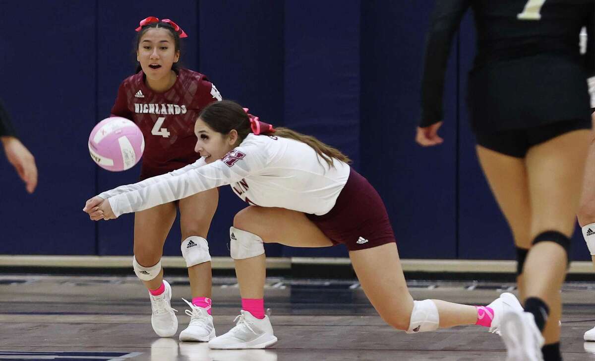Highlands volleyball maintains playoff positioning