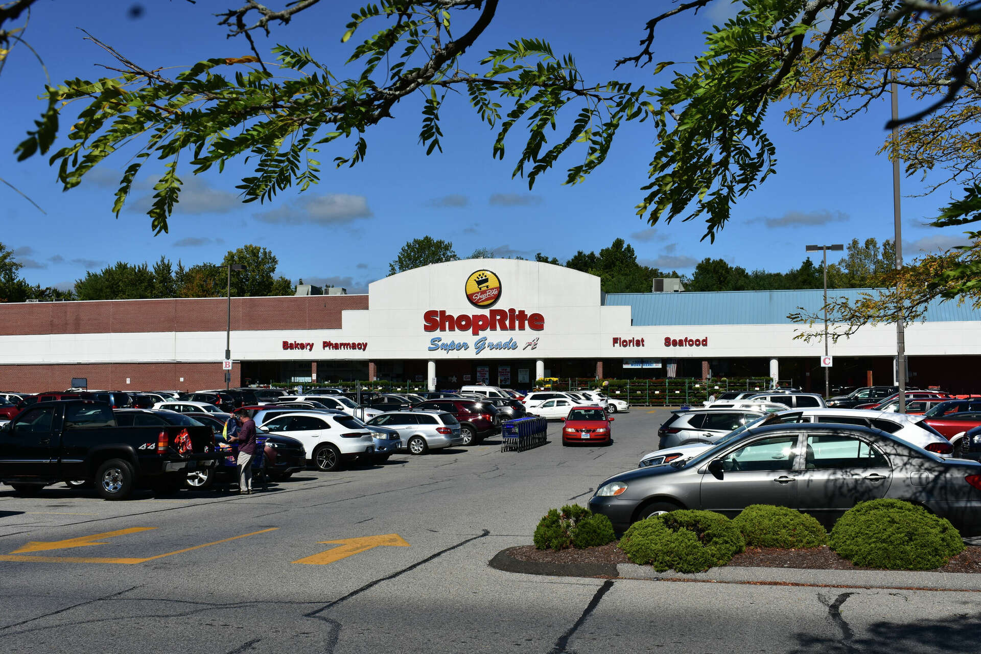 Here's how big grocery stores are curbing Norwalk's growing hunger