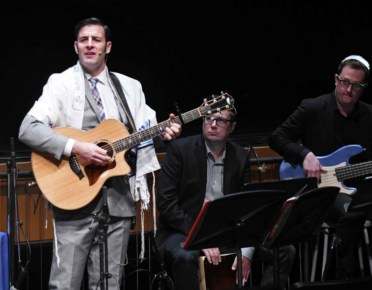 Greenwich’s Temple Sholom families gather to mark Yom Kippur