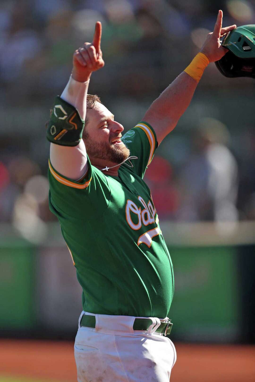 Stephen Vogt homers in final at-bat; A’s end season with 3-2 win over ...