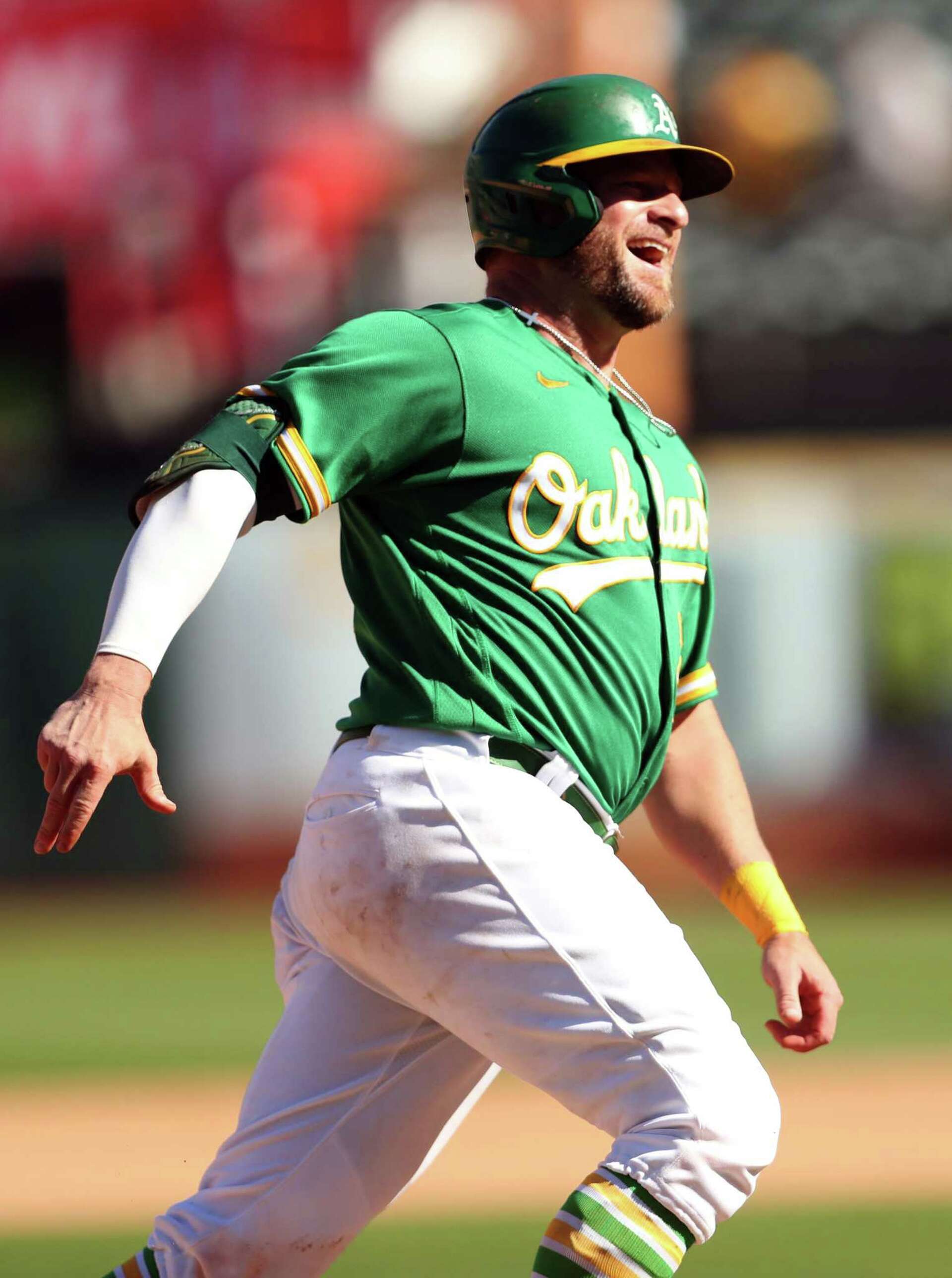 Stephen Vogt homers in final at-bat; A’s end season with 3-2 win over ...