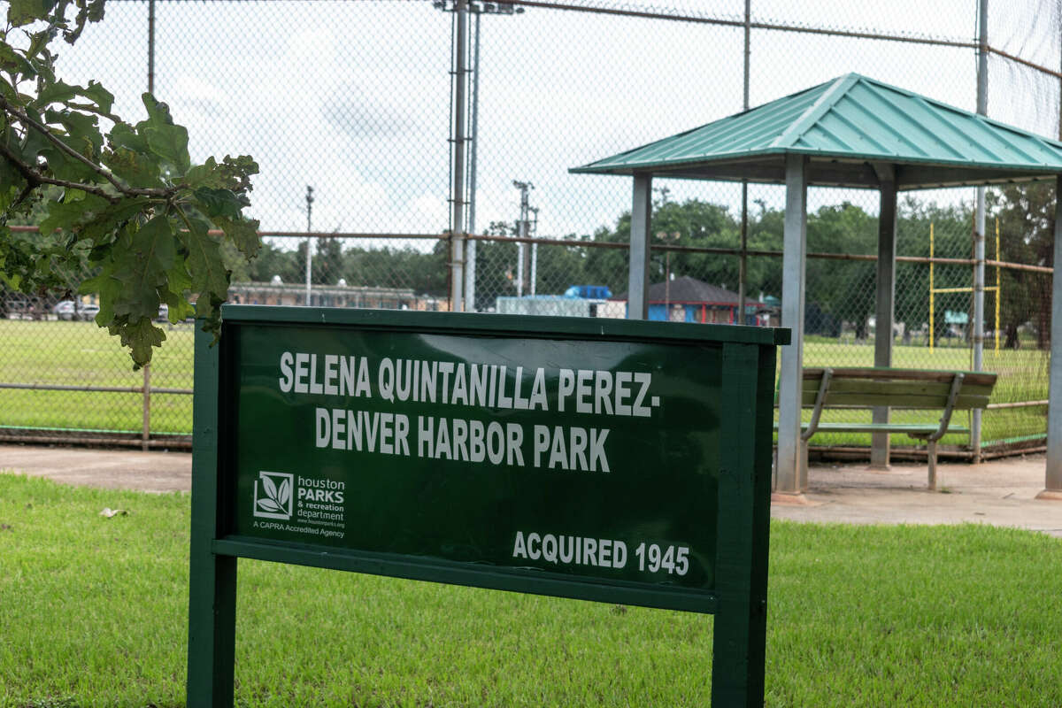 How Houston mourned Selena—and the mark she left here