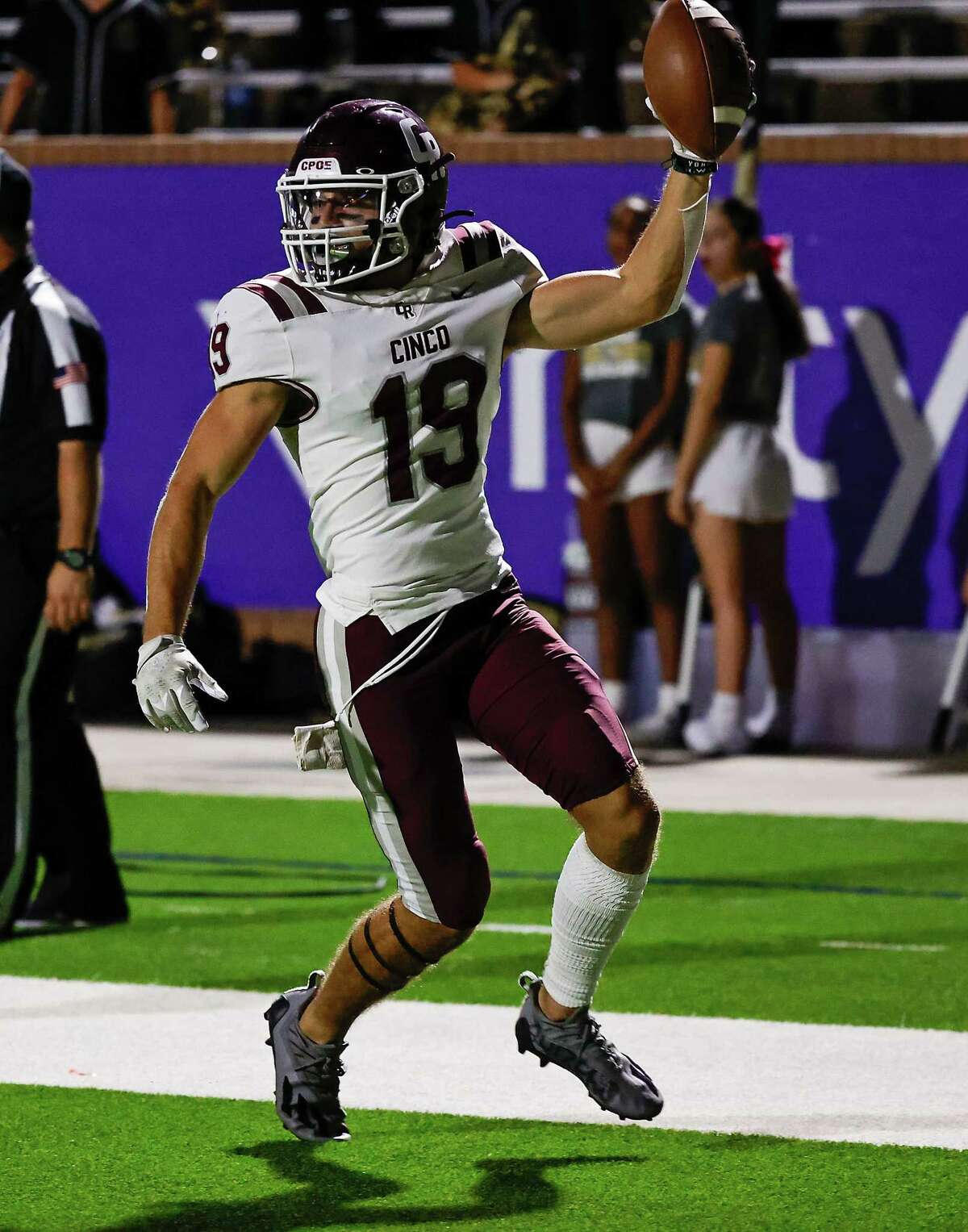Cinco Ranch Cougars defeat Jordan Warriors