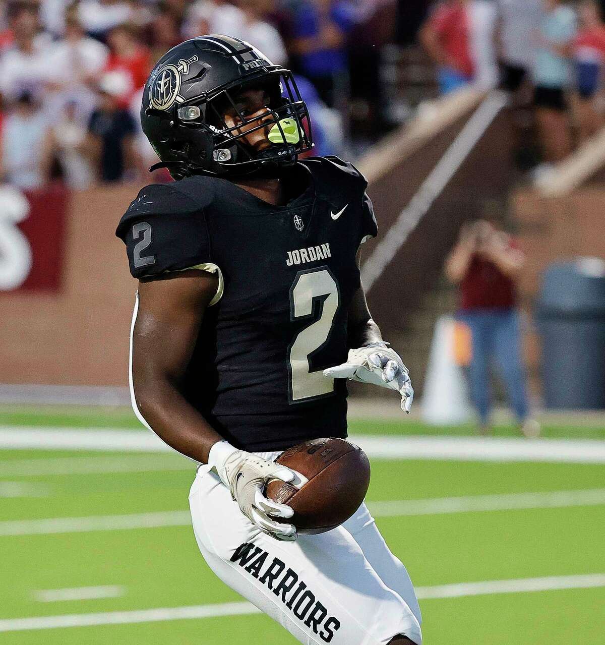 Cinco Ranch Cougars defeat Jordan Warriors