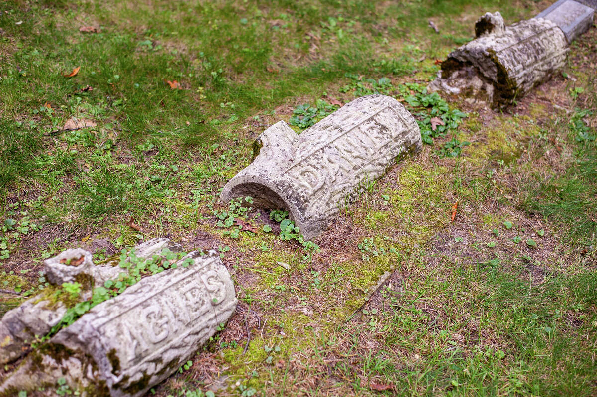 Floyd Andrick: Notable monuments in Midland City Cemetery