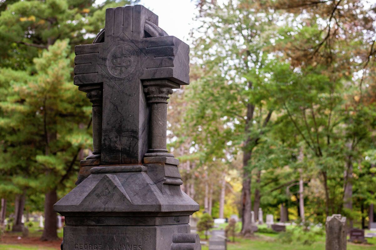 Floyd Andrick: Notable monuments in Midland City Cemetery