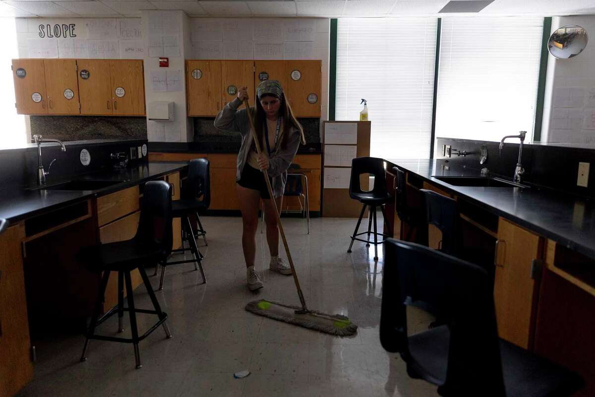 NEISD students clean schools amid critical janitor shortage
