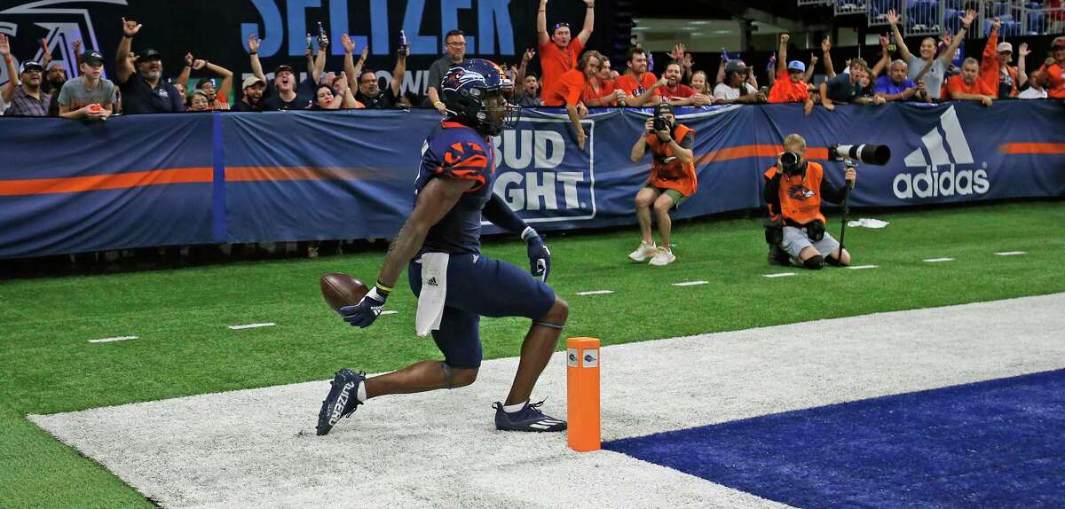 Frank Harris sparks UTSA to nation’s leading passing attack